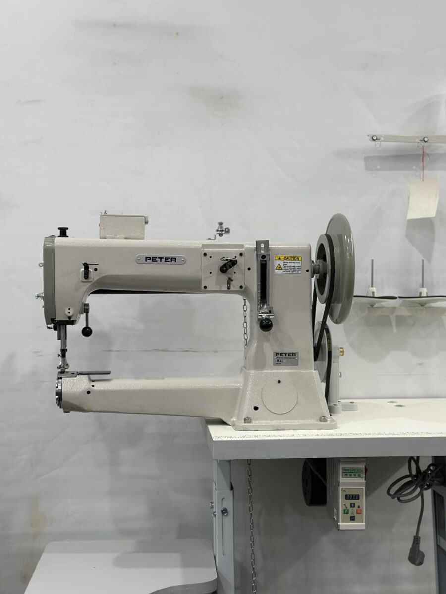 Extra heavy duty cylinder arm compound walking foot machine - Peter ...