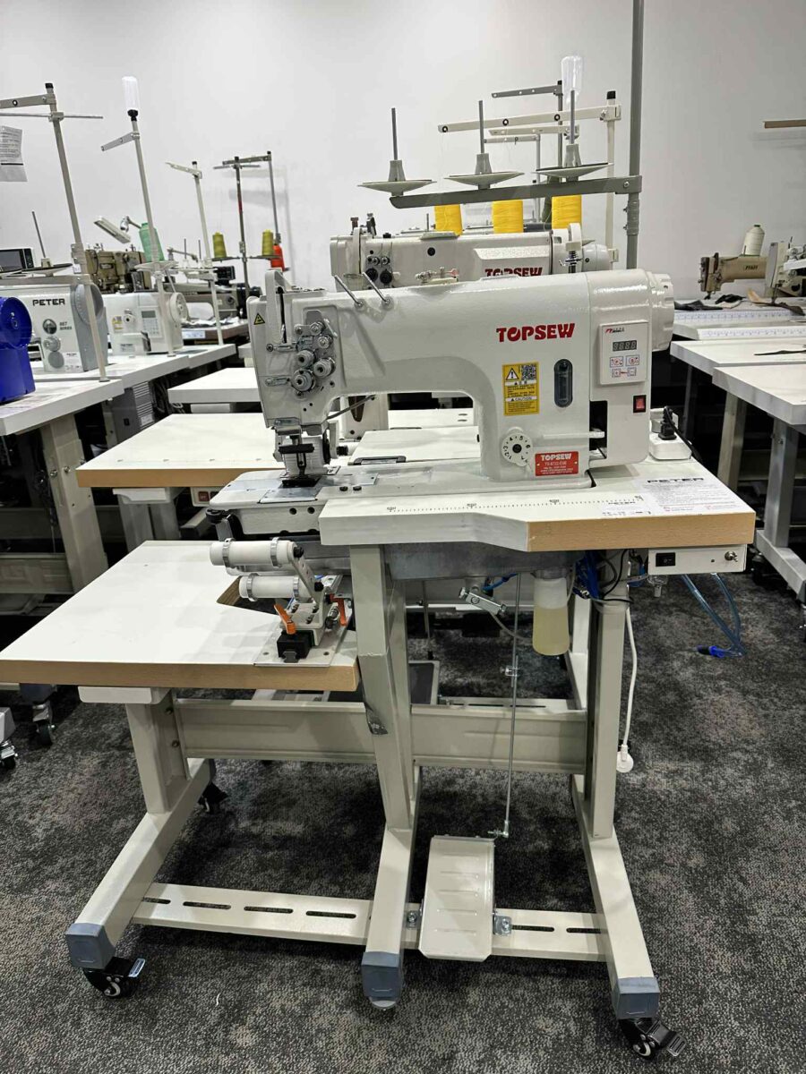 Twin needles sewing machine for garment, velco and webbing - Peter ...